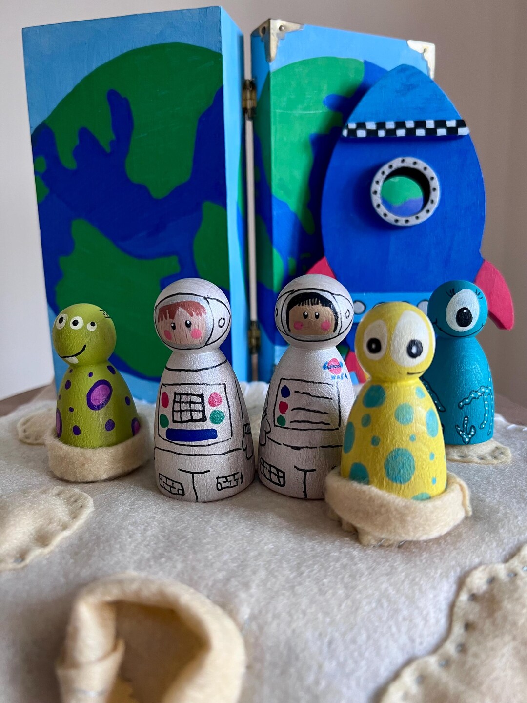 Outer Space Themed Story and Imaginative Play Set - Astronauts, Aliens ...