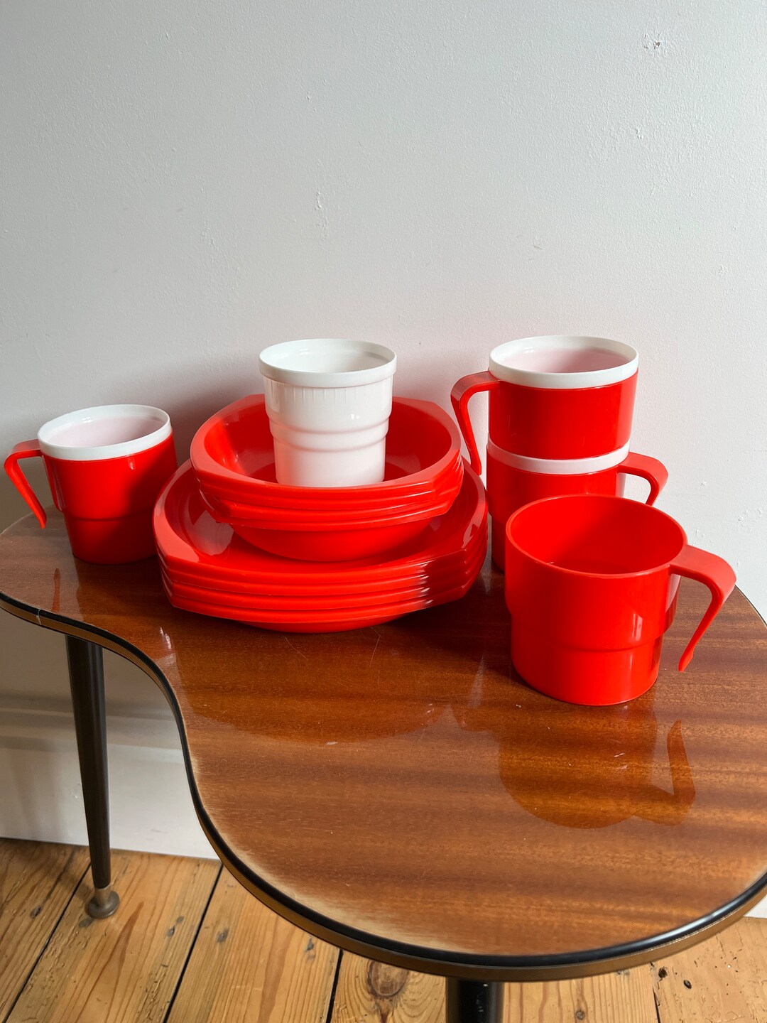 Vintage Red Plastic 16 Piece Picnic Set Patioware by Twinco Cup Plates ...