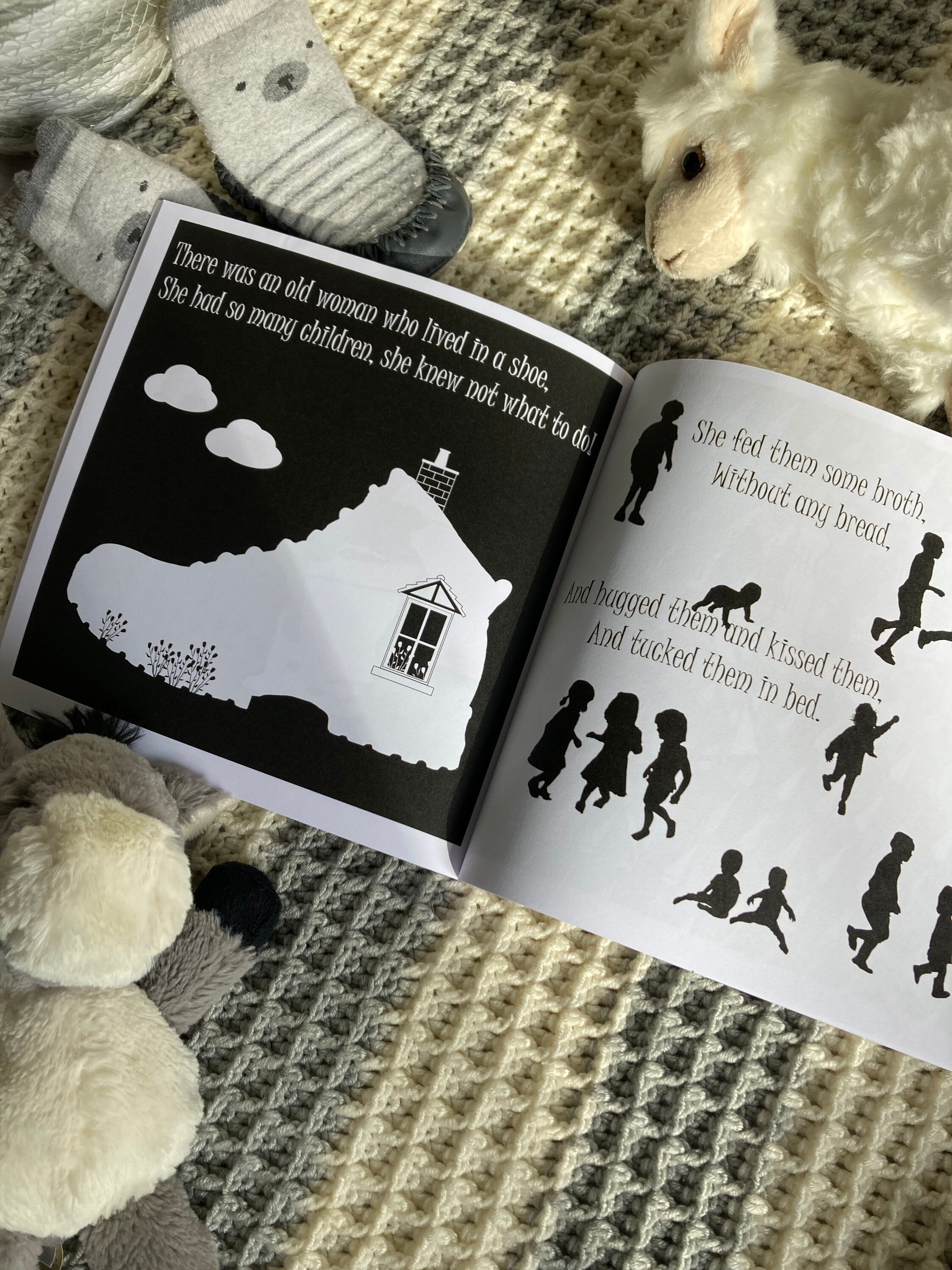 Black and White Nursery Rhymes: a High Contrast Book for Babies - Etsy