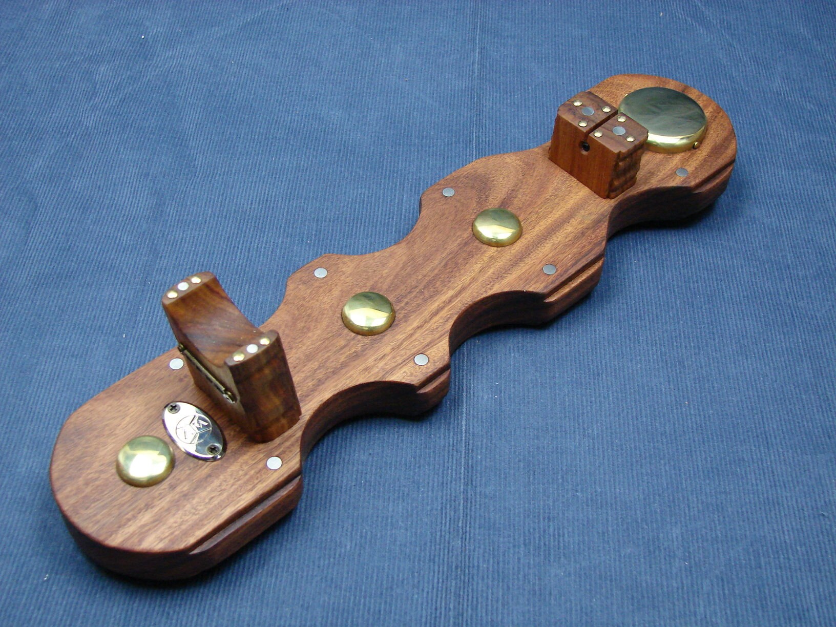 Knife Stand SN 1747 is an Exclusive 'scifi' Themed Knife Stand and ...