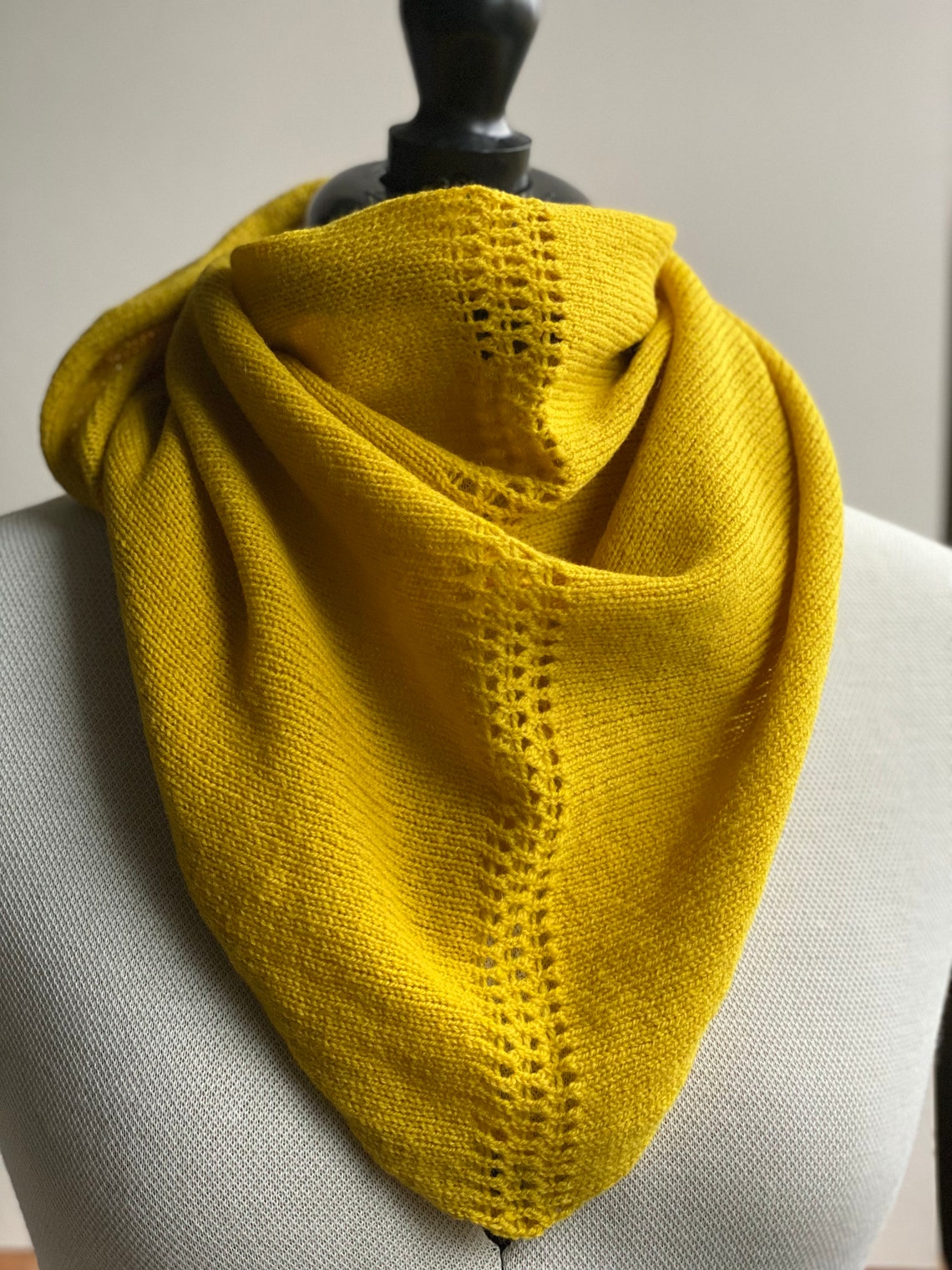 Shoal Shawl - Lambswool Triangle Scarf - Soft Small Shawl - Pure Wool ...