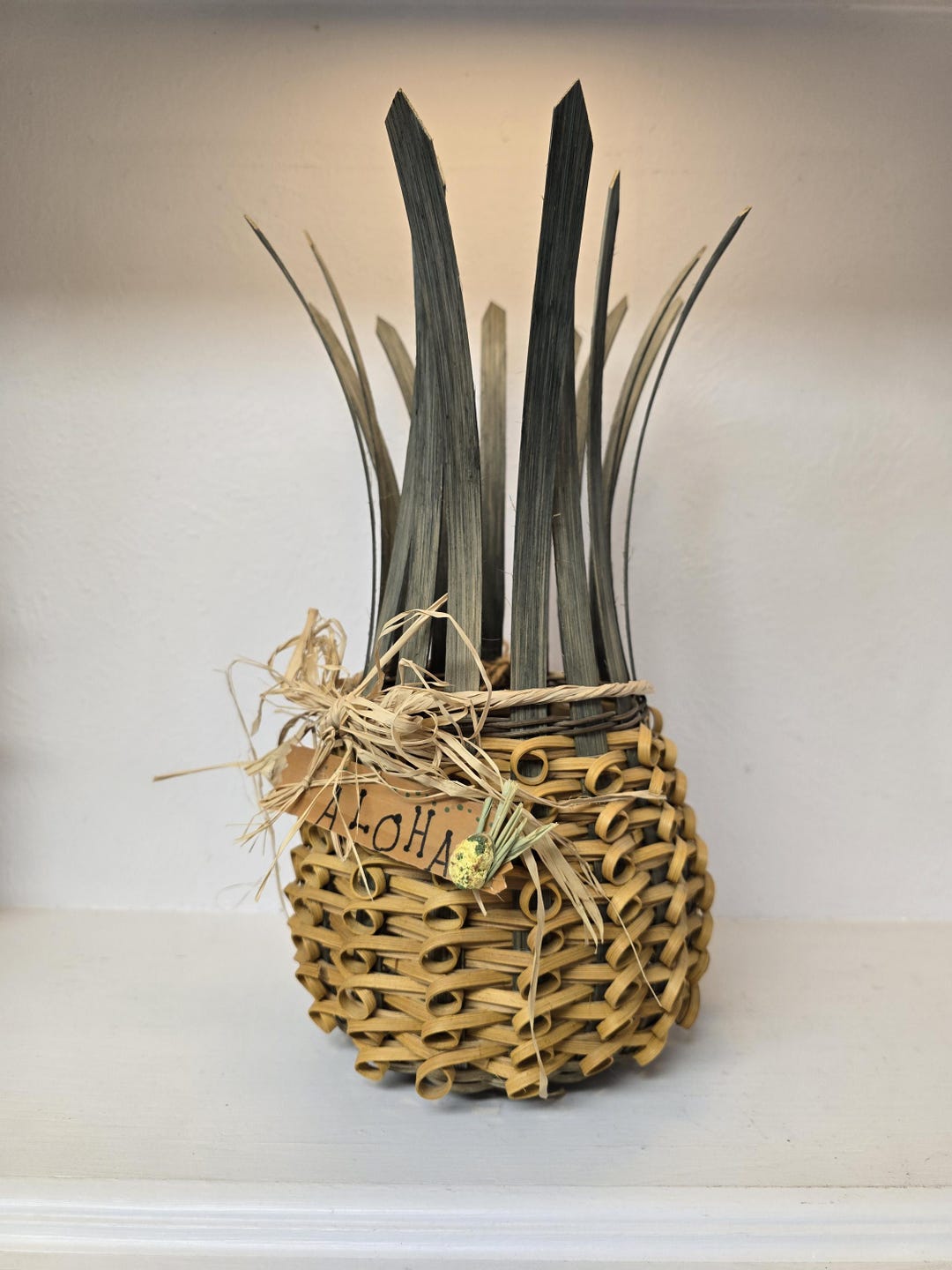 Handwoven Pineapple-shaped Hawaiian Basket With Dried Palm Leaves ...