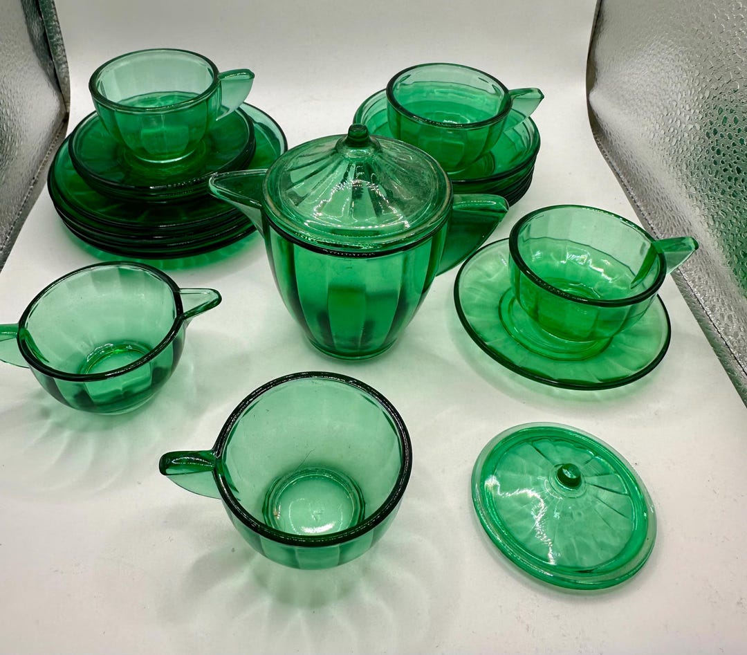Akro Agate Depression Era Glass Child's Tea Set Green Large Interior ...