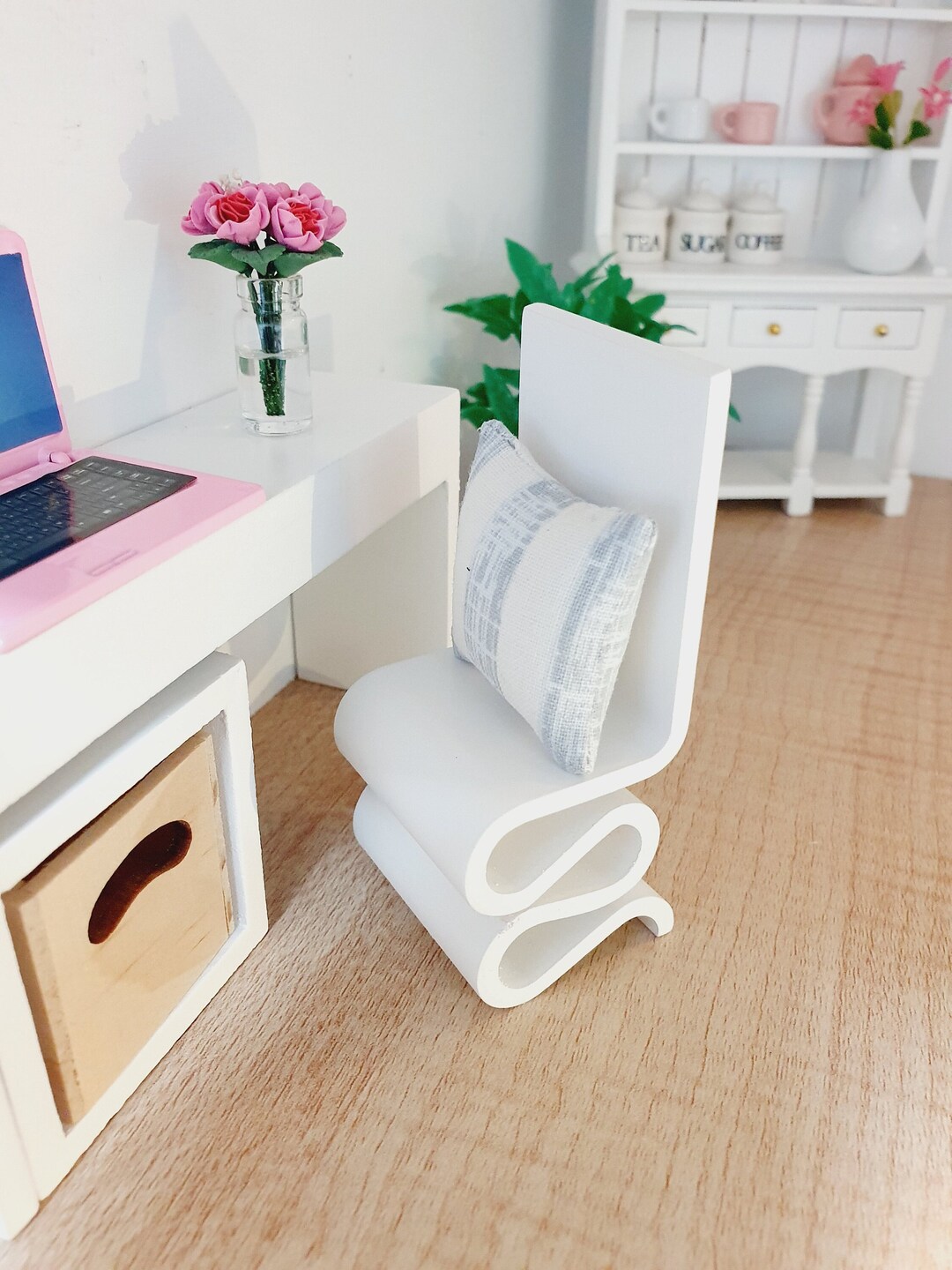 Dolls House Modern Wiggle Chair, Funky Coloured Kitchen or Desk Gehry ...