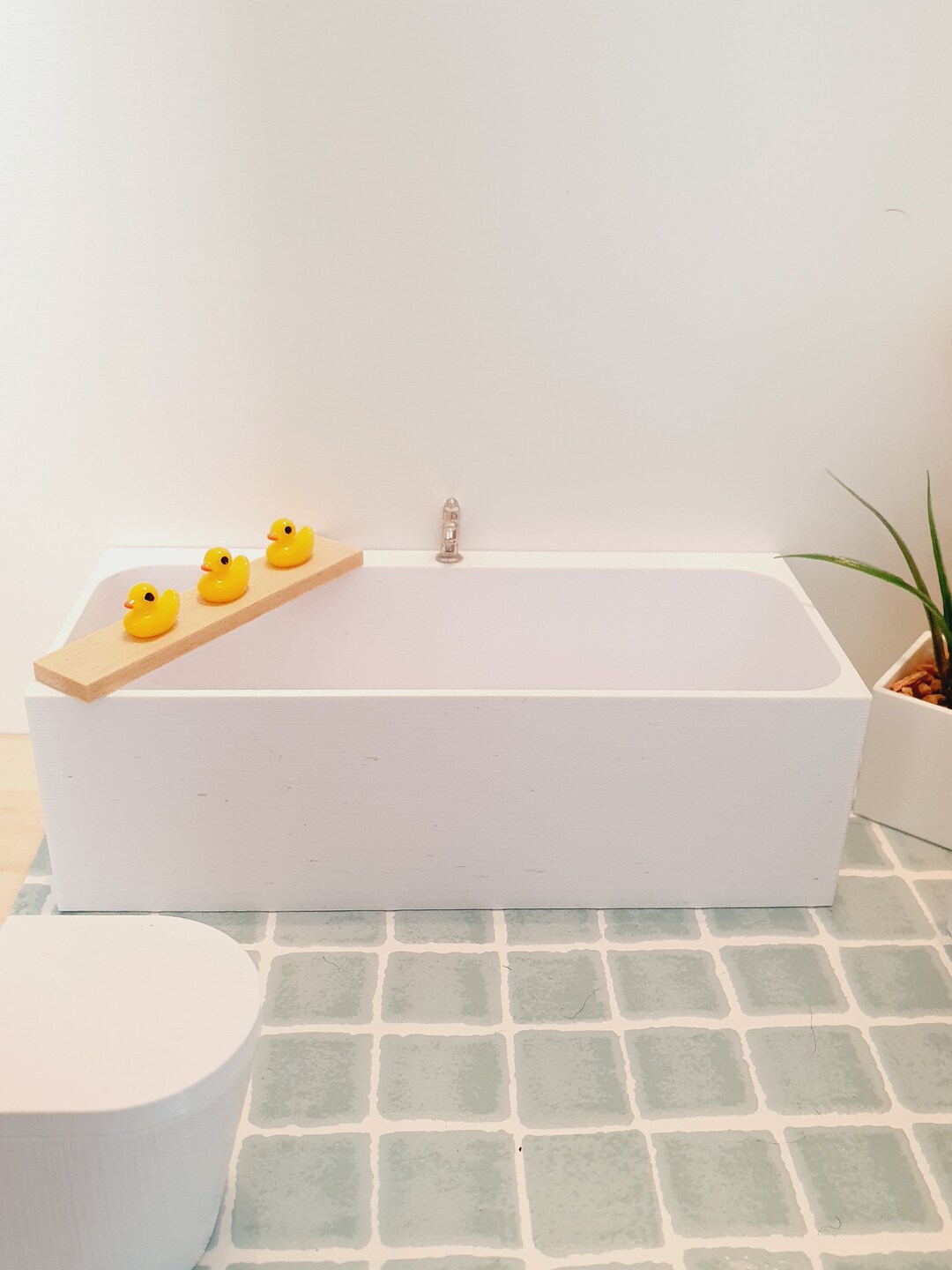 Dolls House Modern Bath With Chrome Tap, Choice of Colours 1:12th Scale ...