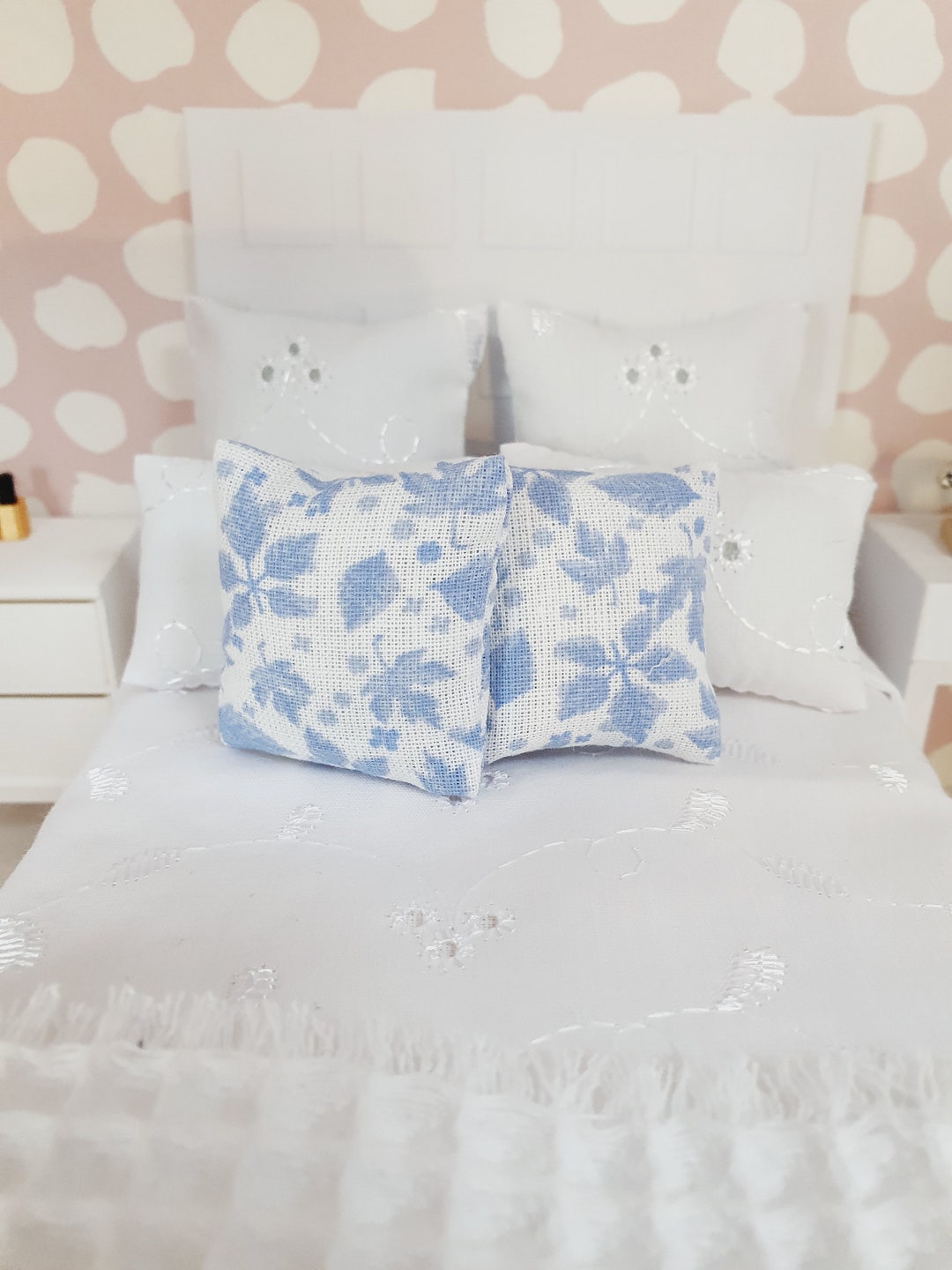 Dolls House 2x Pretty White & Blue Floral Cushions, 12th Scale Cushions ...