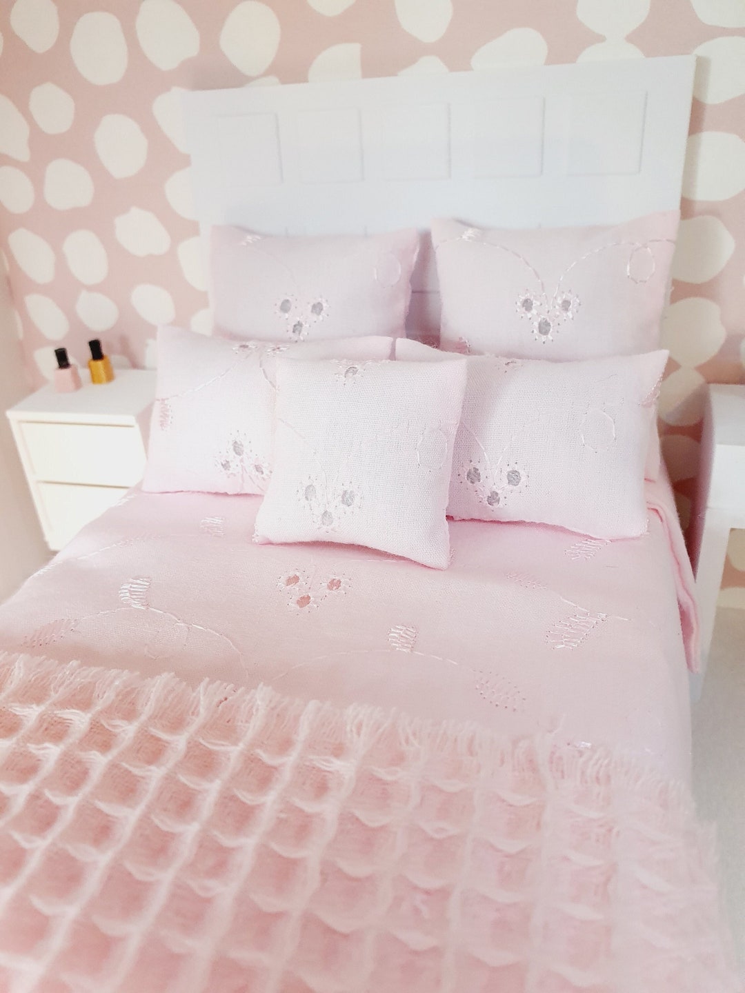 Dolls House Bedding Set: Pretty Pale Pink Double Bed, 12th Scale - Etsy
