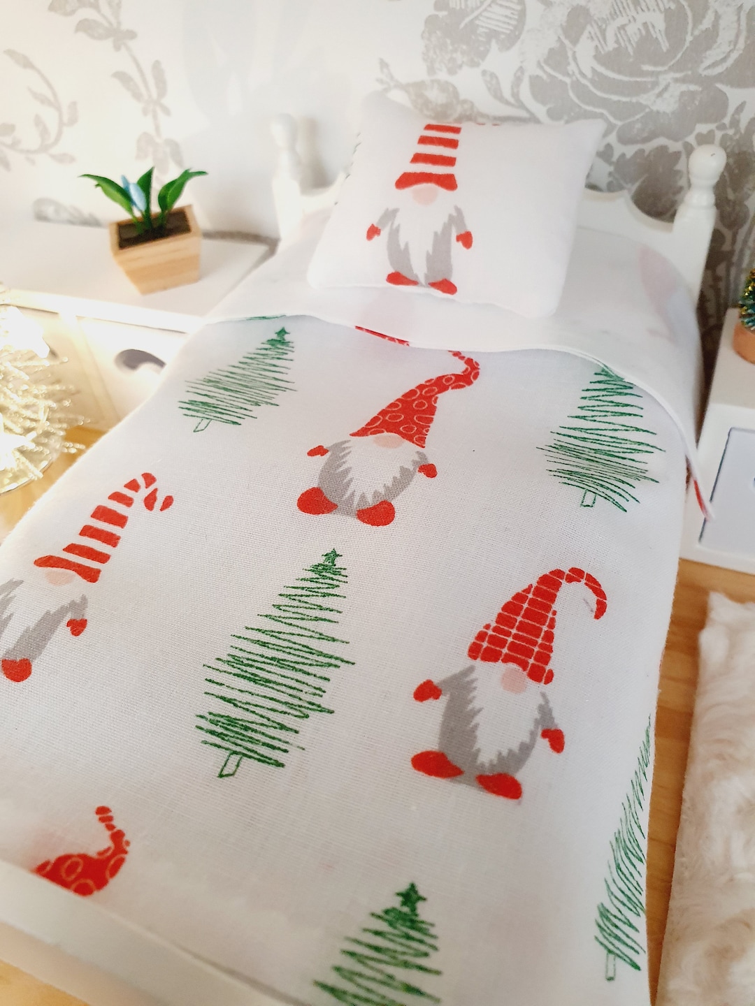 Dolls House Christmas Junior Bedding Set Gonk Santa Pillow & Red ...