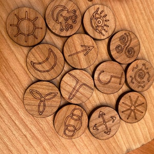 Witch rune Casting Board With Meanings Reading Scrying 13 Witches Rune ...