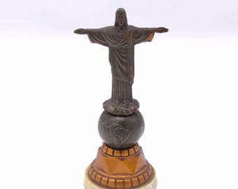 chrismd statue