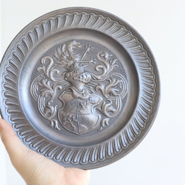 Heraldic Crest - Etsy