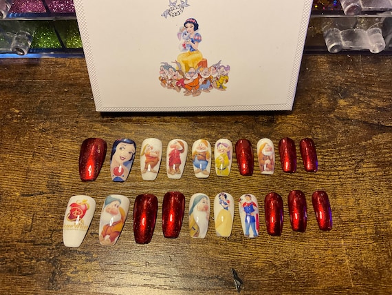 Snow White Nails