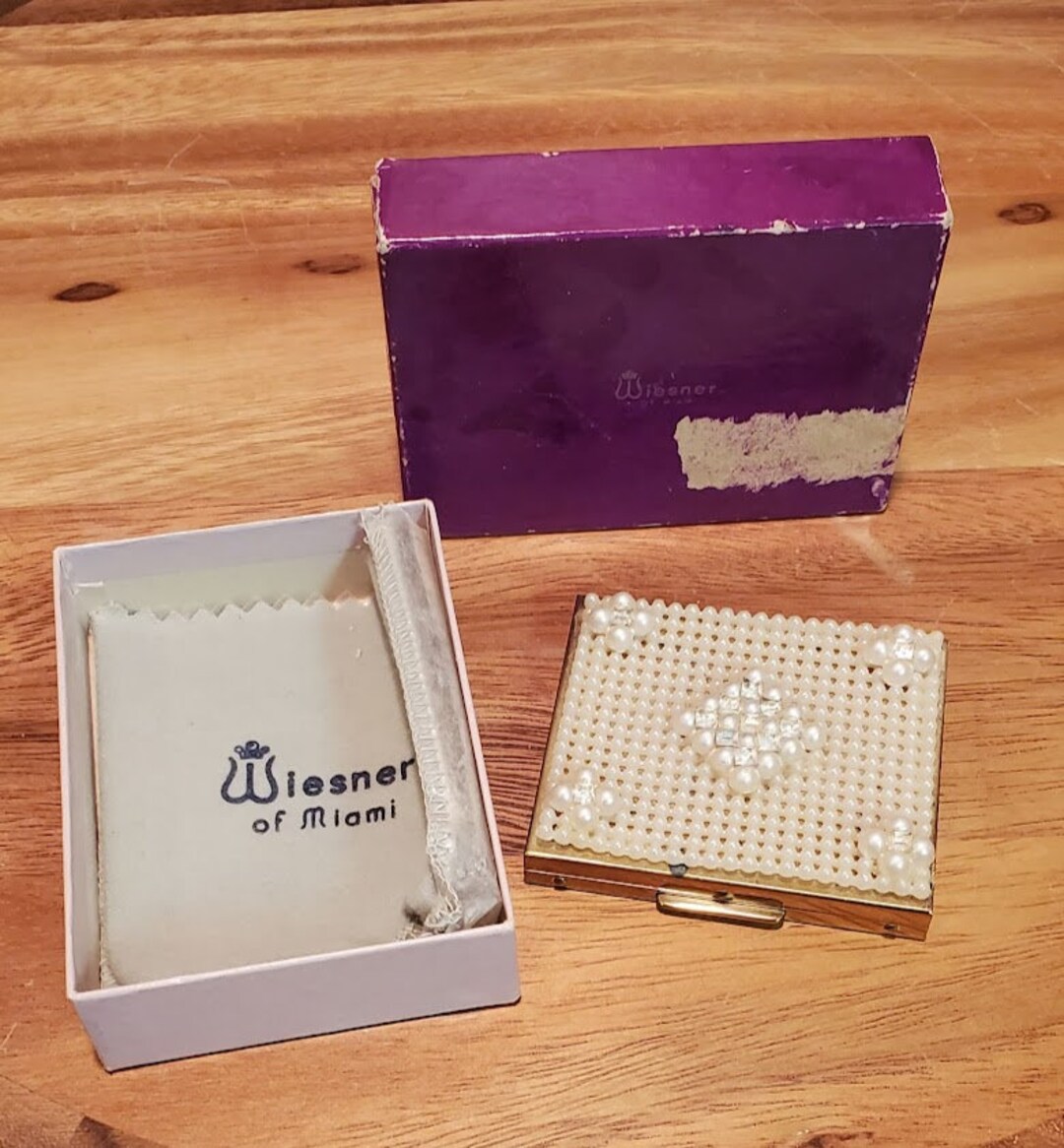 Pretty Vintage Weisner of Miami Powder Compact Faux Pearl and ...