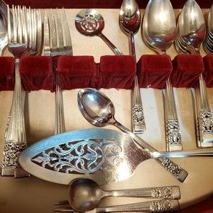 Vintage Oneida Coronation Community Plate Silver Plated Silverware ...