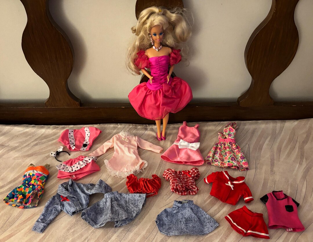 Mattel Sparkle Eyes Barbie Doll With Assorted 1990’s Fashion Clothes ...