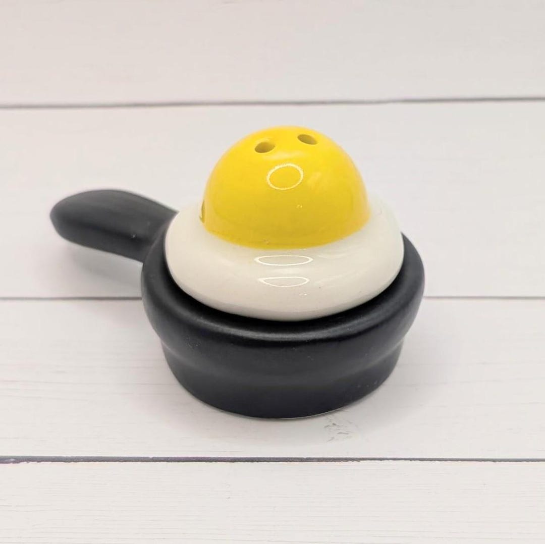 FRY PAN and EGG Salt/pepper Shakers Porcelain/ceramic Free Shipping - Etsy