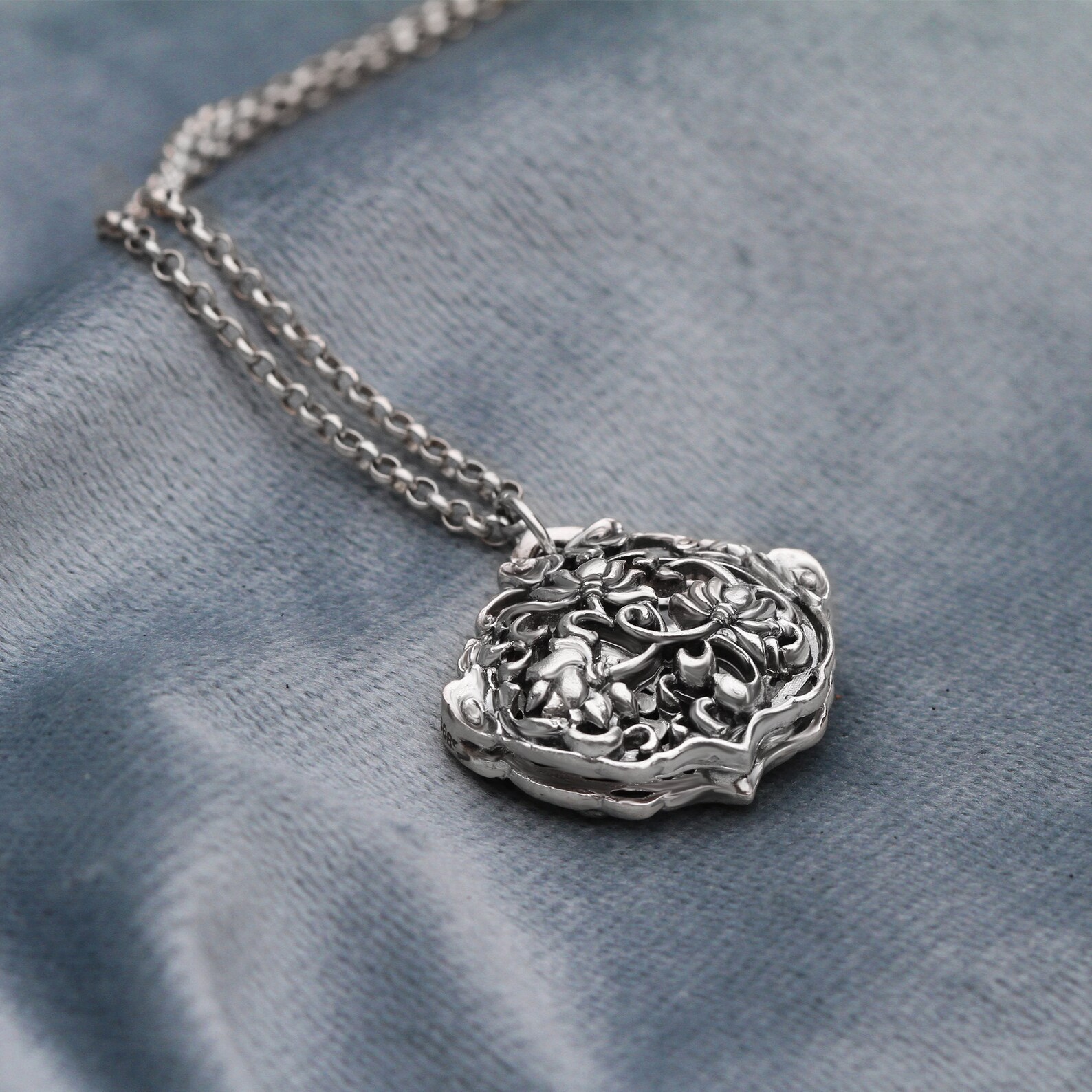 Silver Vine Pendant ,retro Vintage Silver Necklace,wispy Flower Vine ...