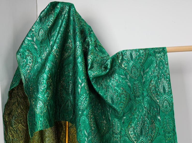 Tela clásica de brocado floral en relieve verde retro con detalles ...