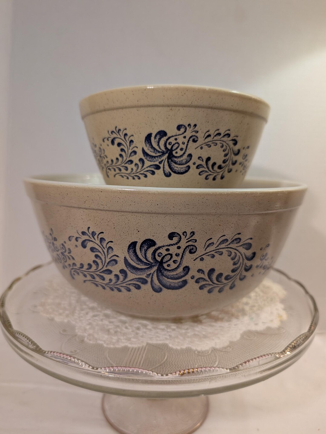 Vintage Pyrex Homestead Nesting Mixing Bowls 403 and 401, Mid Century ...