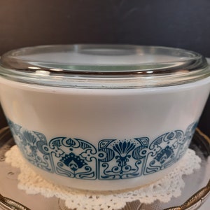 Vintage Pyrex Horizon Blue 475 - B 2 1/2 Quart and 473 1 Quart Round ...