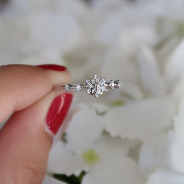 Snowflake Ring - Etsy