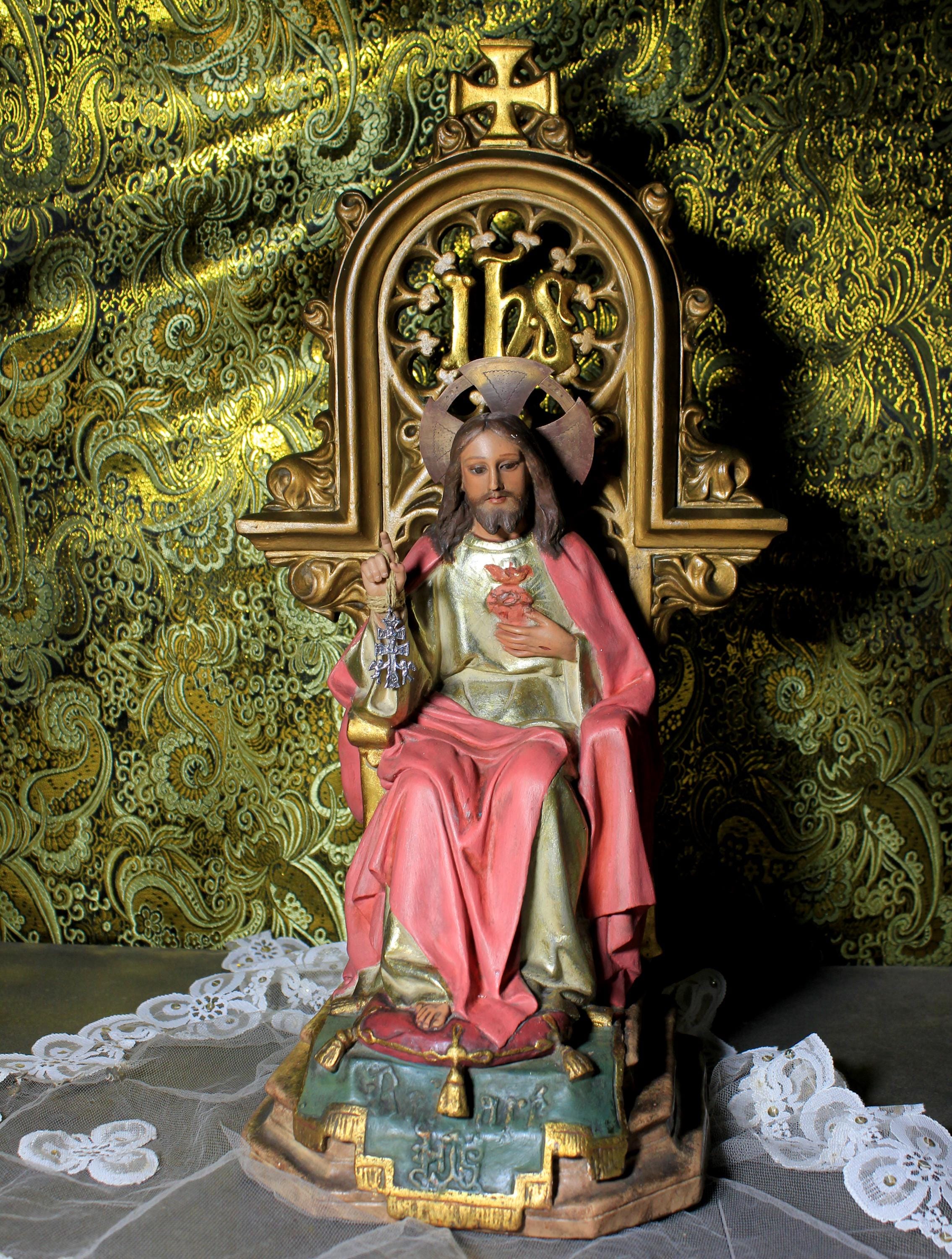 Jesus on Ancient Throne, Jesus Christ Sculpture, Figure, Sacred Heart ...