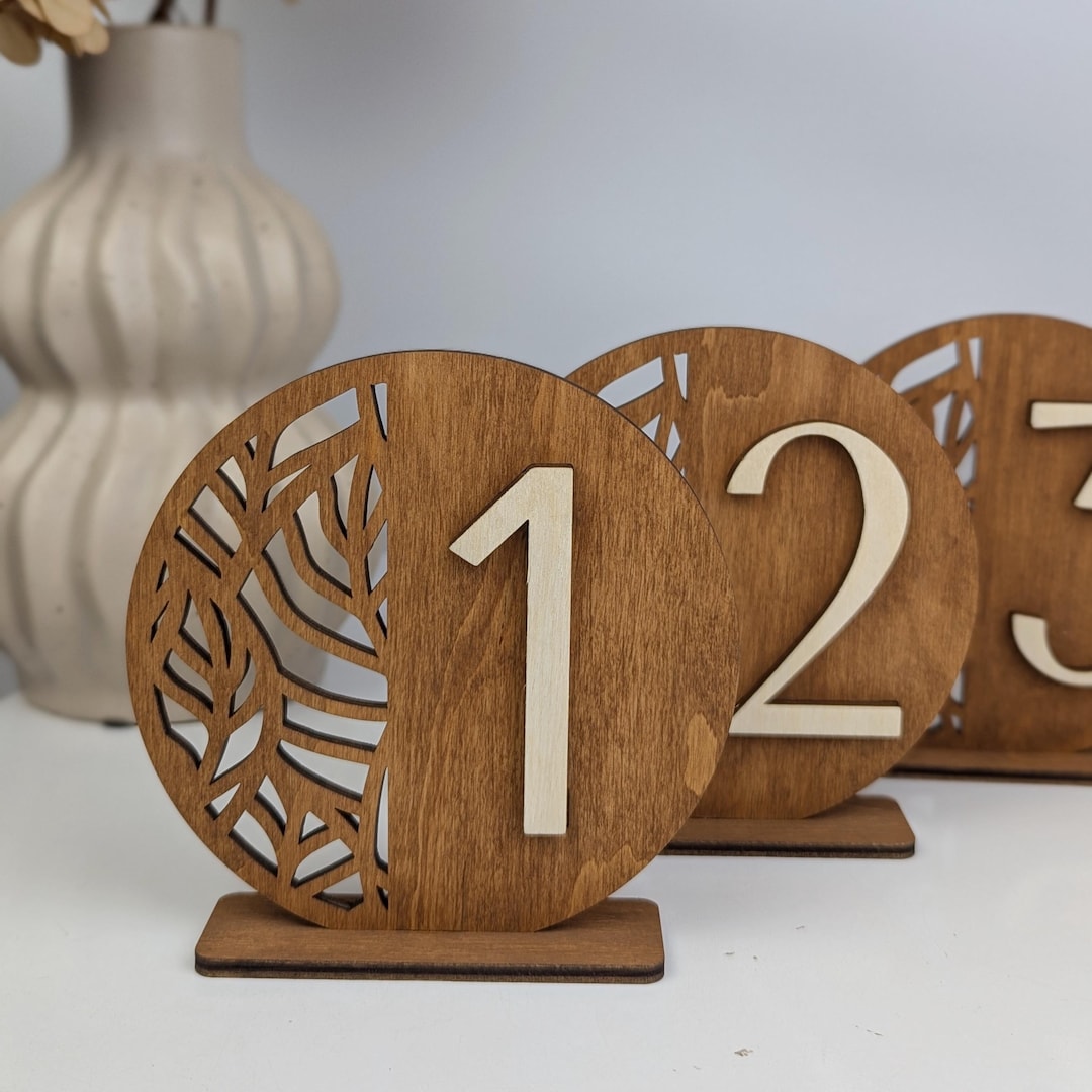 Números de mesa circulares de madera con soportes, decoración de mesas ...