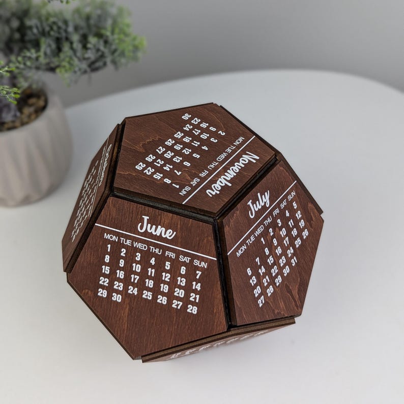 Geometric 2026 Wooden Calendar, Dodecahedron 3D Desk Calendar Office ...