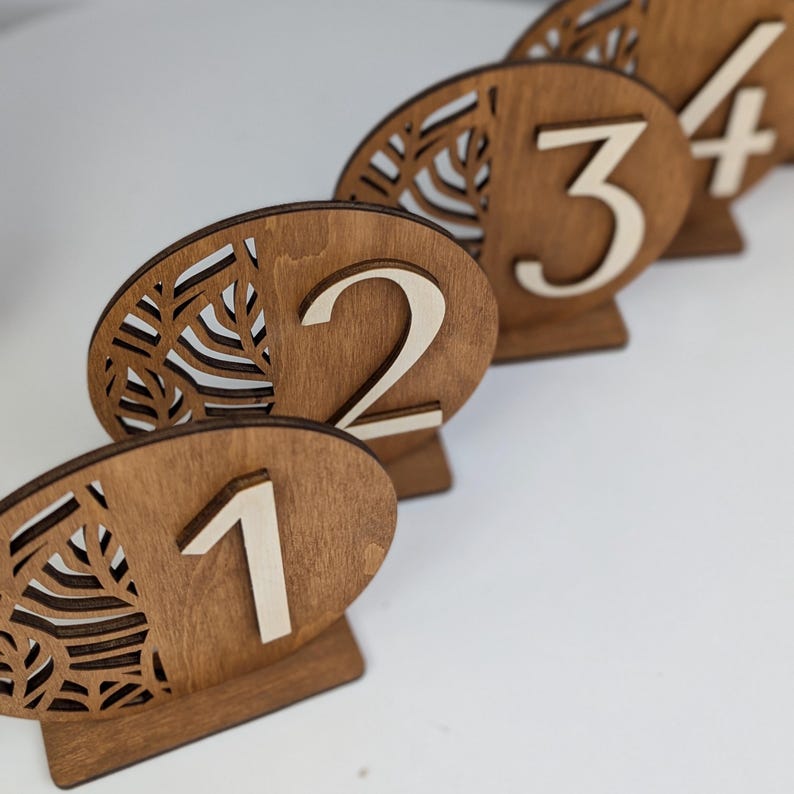 Números de mesa circulares de madera con soportes, decoración de mesas ...