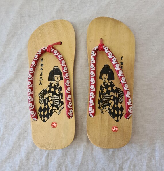 4 Pairs of Japanese Wooden Geta Sandals - Gem