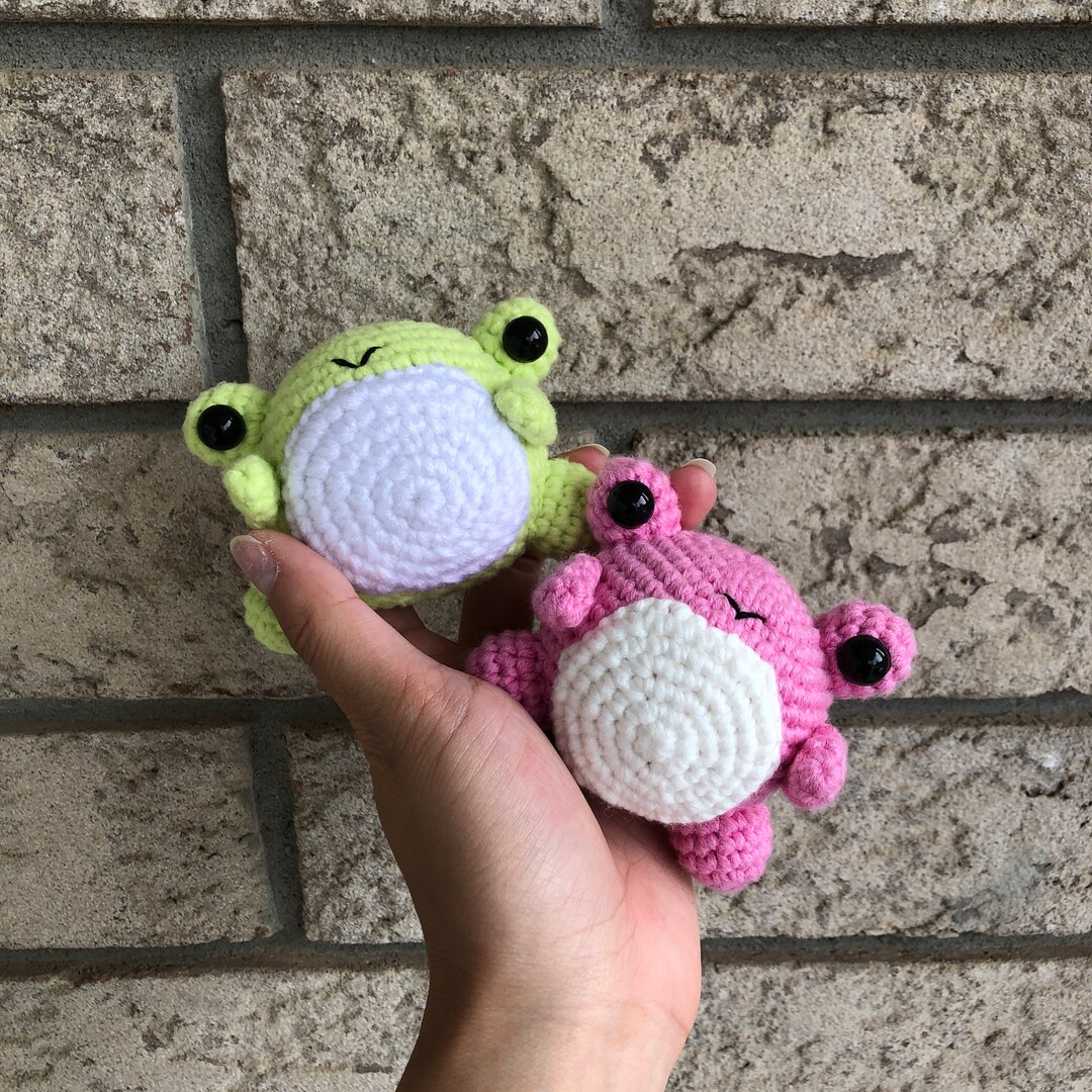 Mini Crochet Frogs, Great Desk Buddy and Gift - TARIFFS COVERED - Etsy