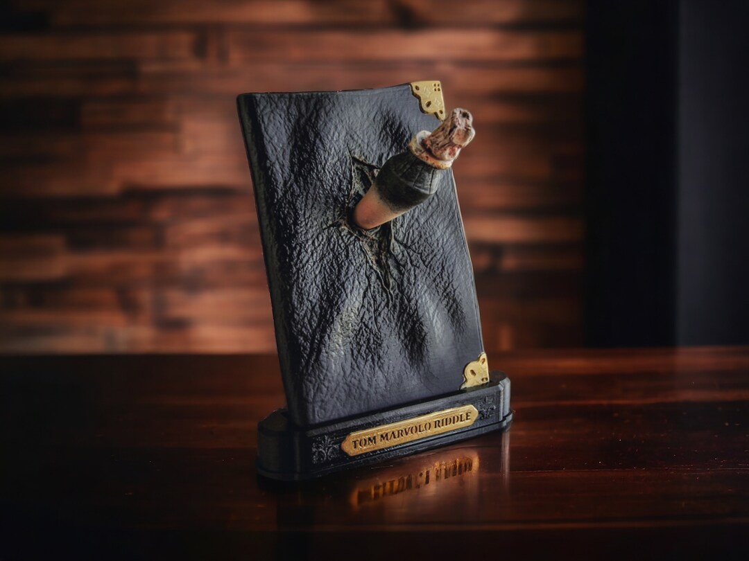 Basilisk Fang Black Tom Diary 1:1. Scale Model Figure Figurine ...