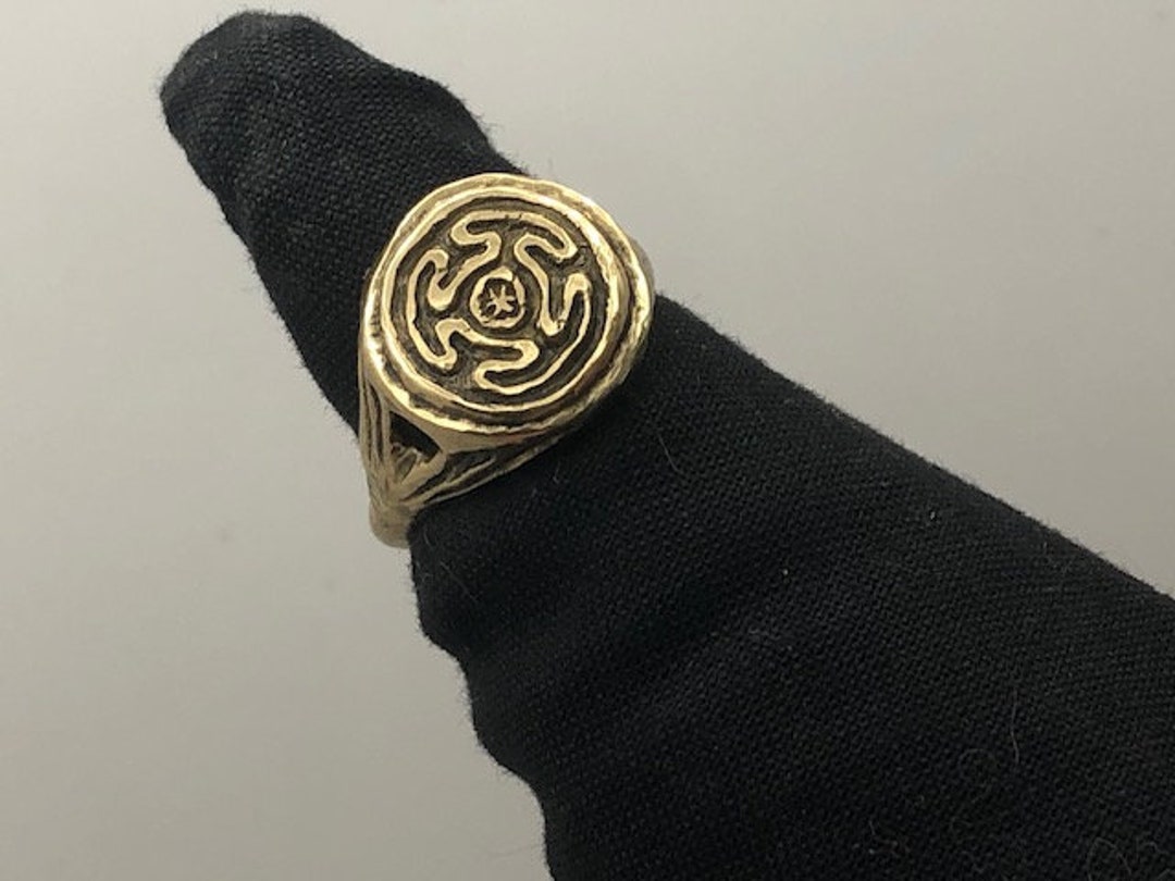 Hecate Labyrinth Bronze Ring - Etsy