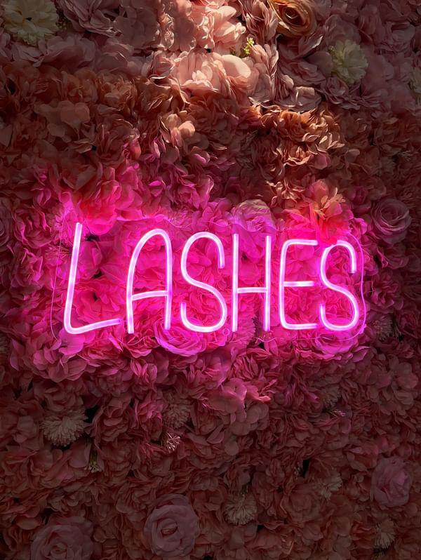 Neon Lash Sign, Beauty Room Decor, LED Wall Art - Etsy