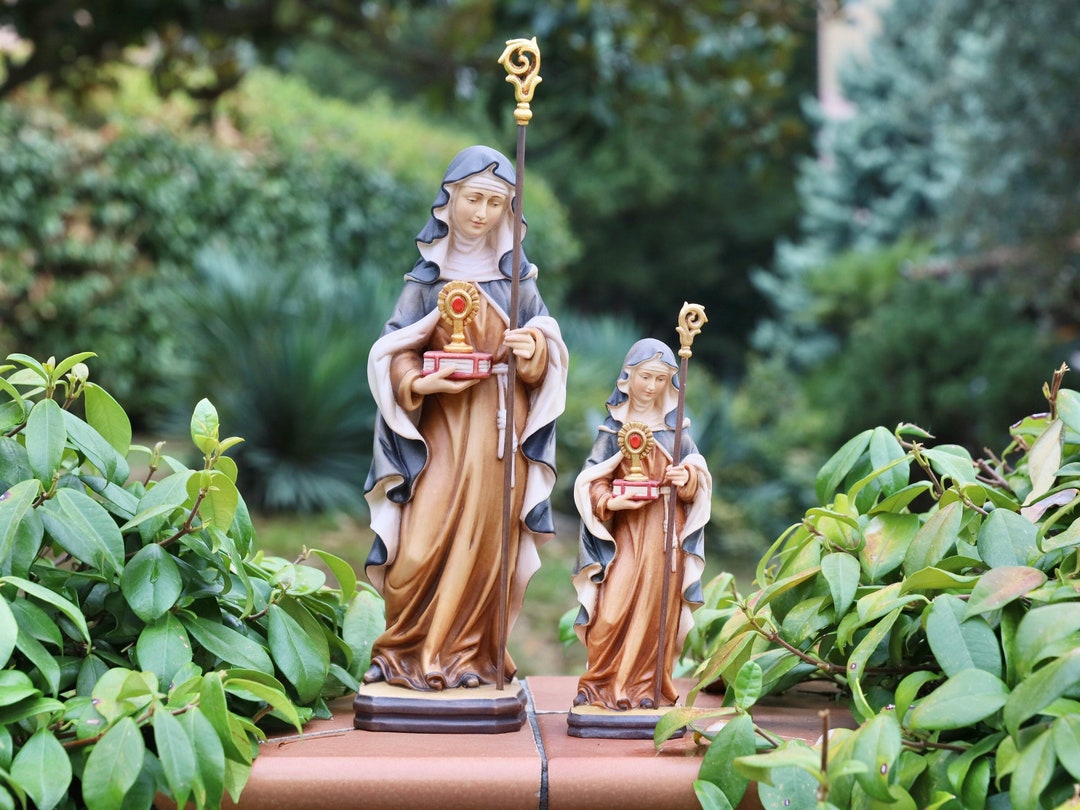 Hand-carved Saint Clara Statue: Gold-plated Linden Wood Art - Etsy