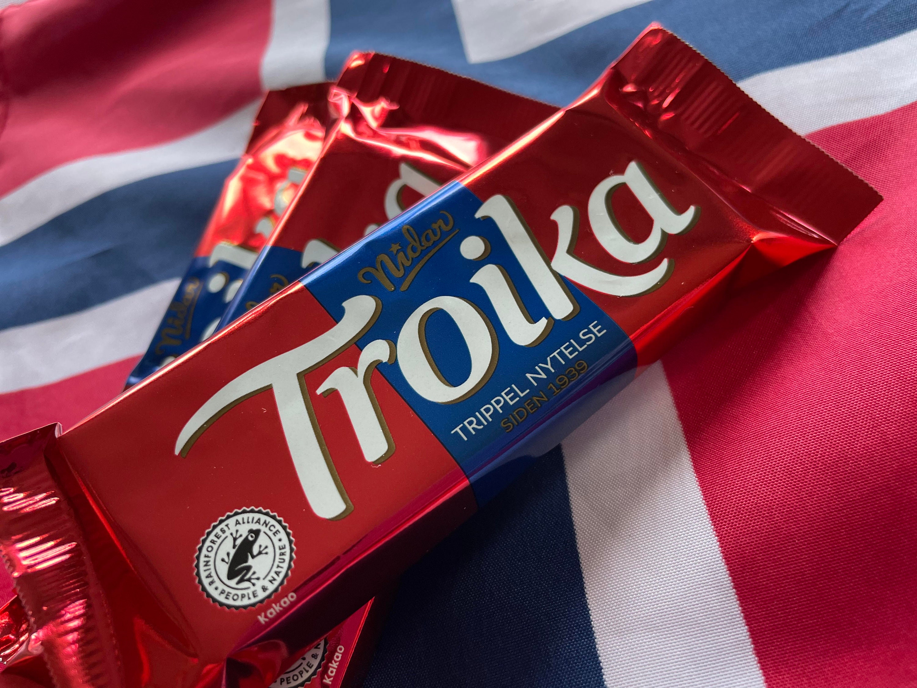 Norwegian Chocolate Nidar Troika 20x66g Soft Raspberry Jelly Truffle ...