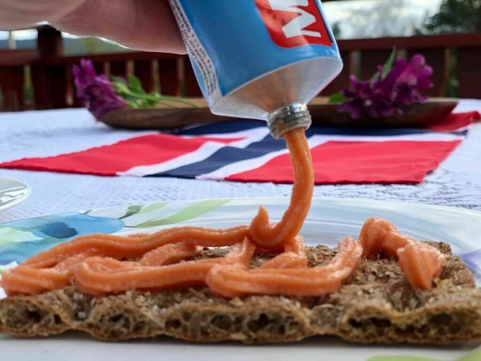 Large Original Mills Kaviar Smoked Fish Roe Paste Caviar 245g Tube Cod ...