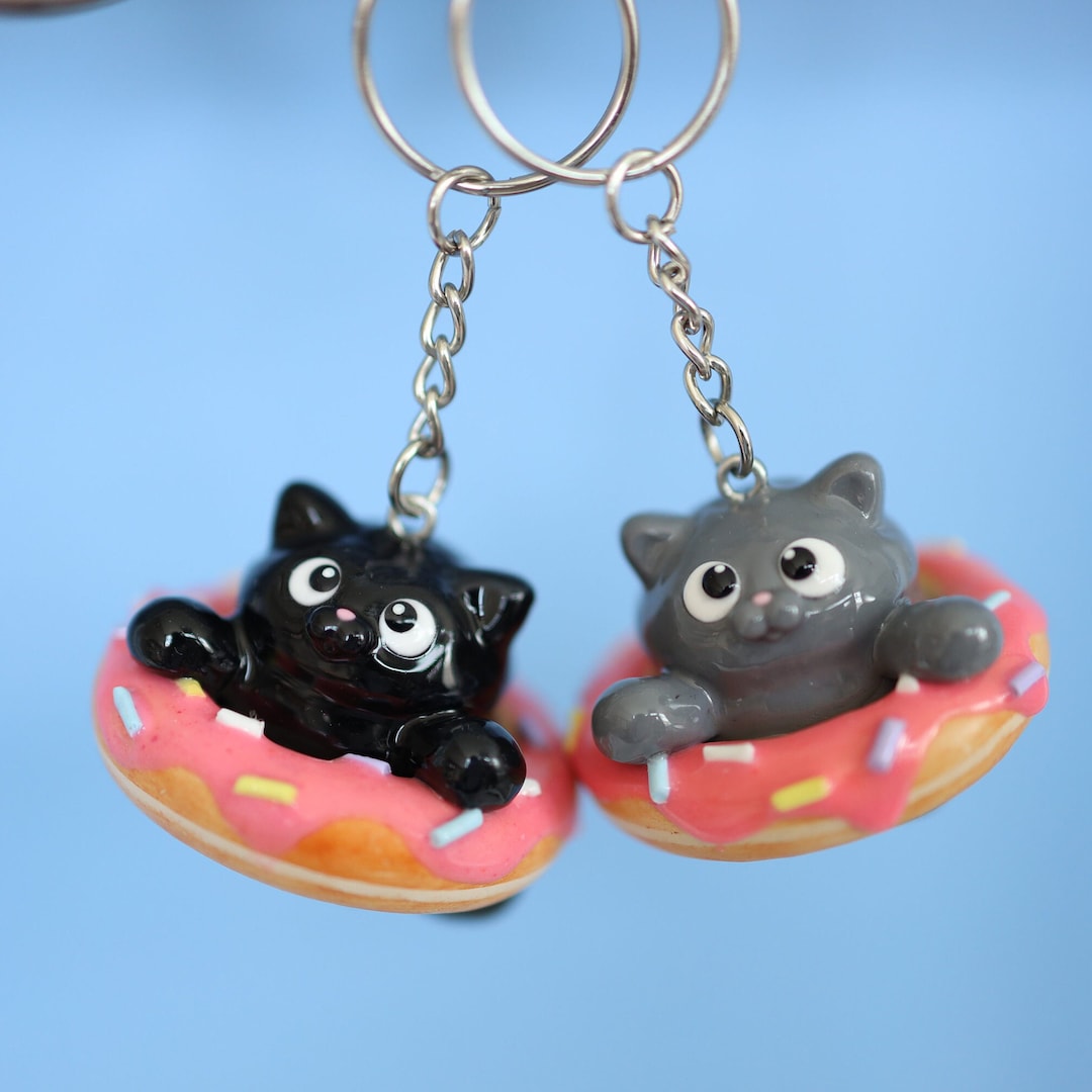 Cat Donut Keychain – Handmade Polymer Clay Charm for Cat Lovers - Etsy