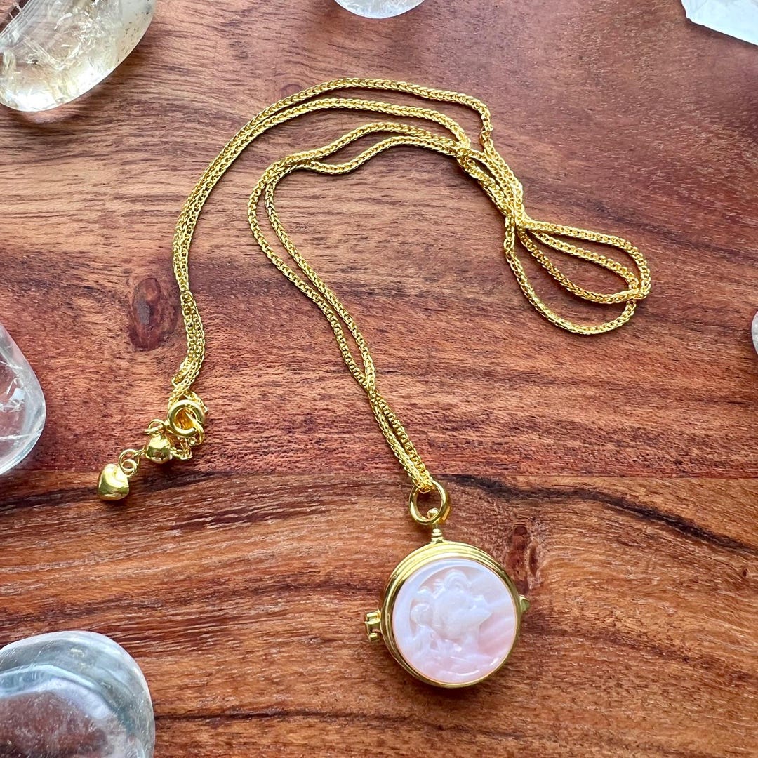 Adjustable Queen Conch Sailor Moon Locket Necklace Gold925 Double Sided ...