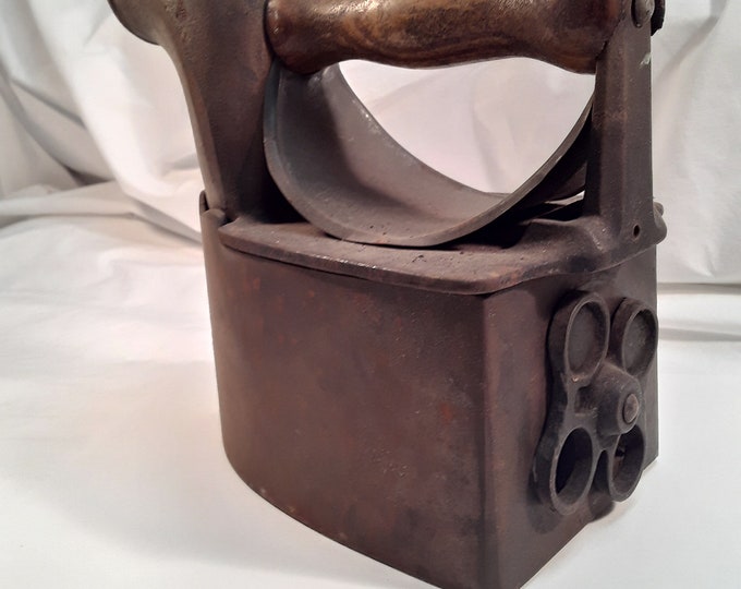 Antique 1880s Sad Iron, ACW CLARK WILLIAMS Sad Iron, 6, Chagrin Falls ...