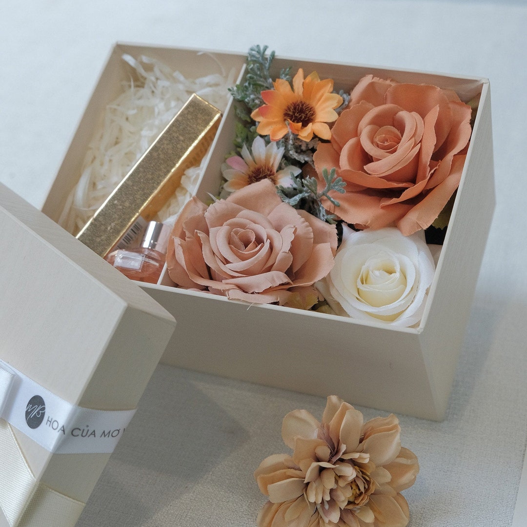 Kaori Box - the Scented Box - Flower Box With a Space for Your Gift ...