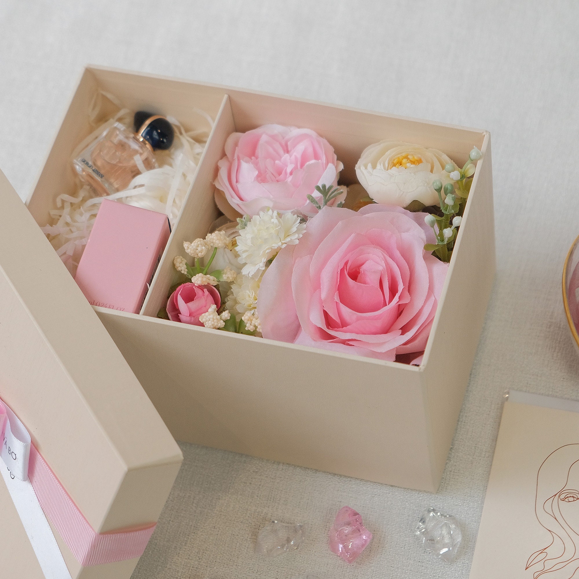 Kaori Box - the Scented Box - Flower Box With a Space for Your Gift ...