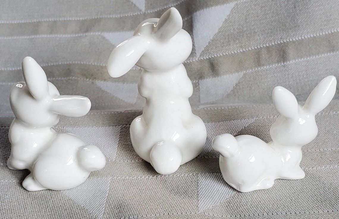 Set of 3 adorable white ceramic rabbits. | Etsy
