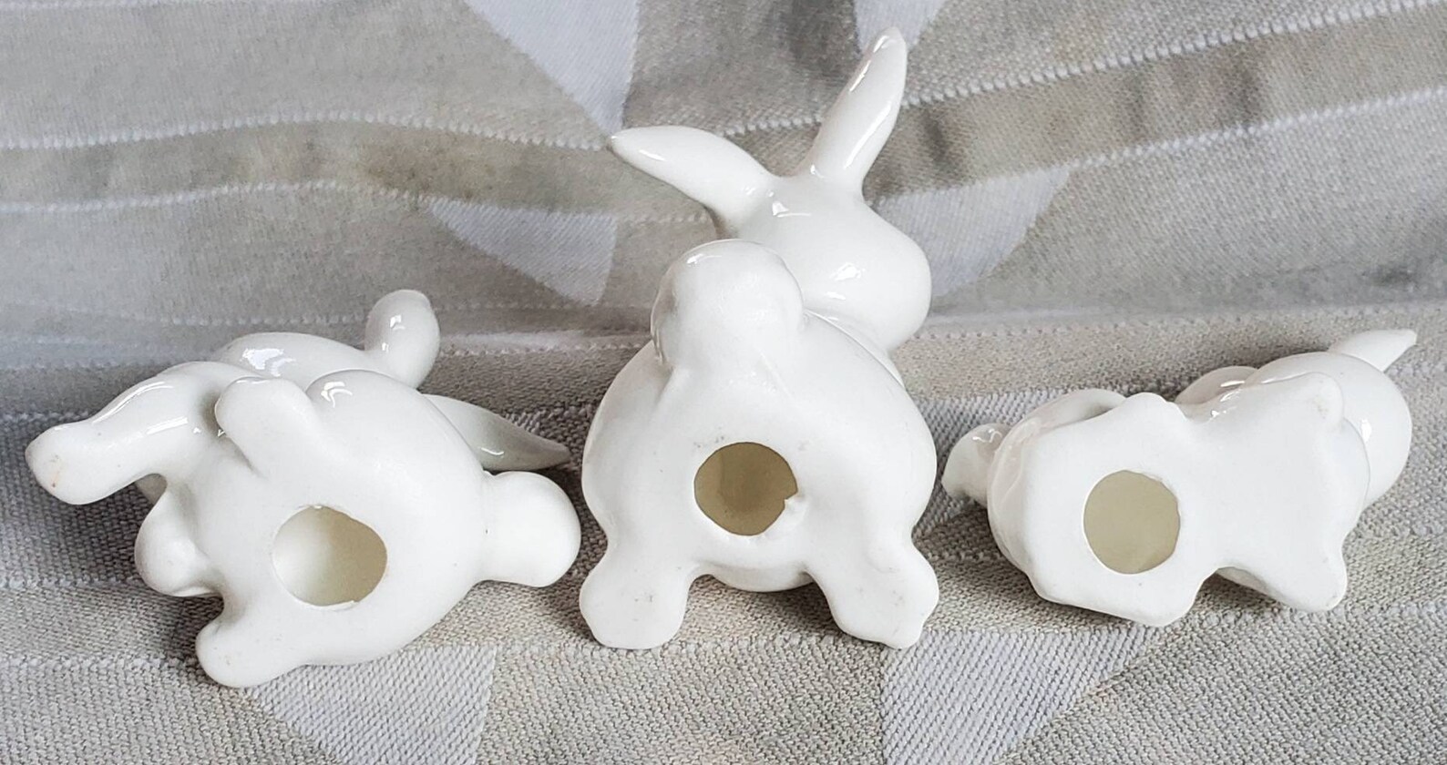 Set of 3 adorable white ceramic rabbits. | Etsy