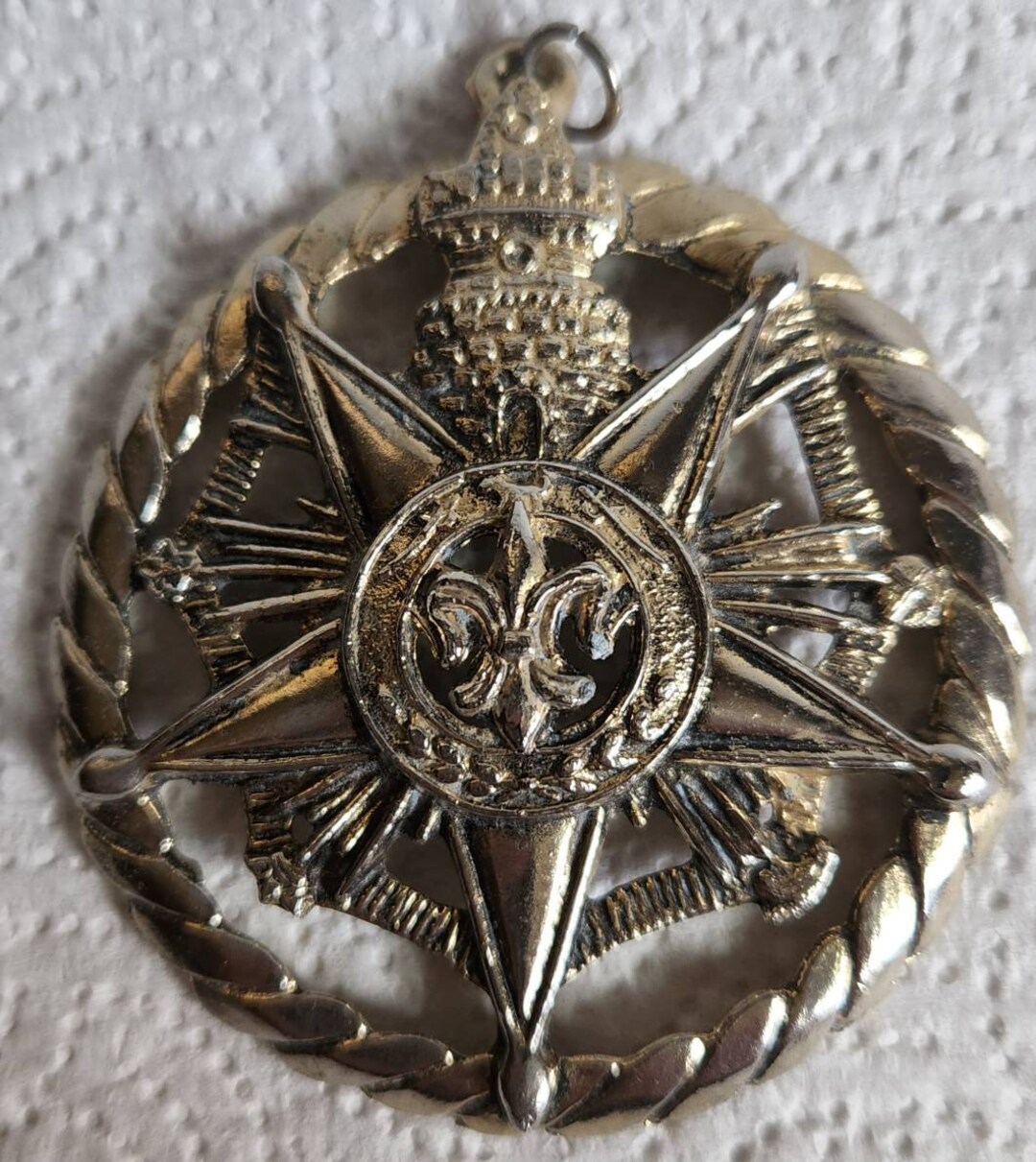 Vintage MOD Heraldic Medallion - Etsy