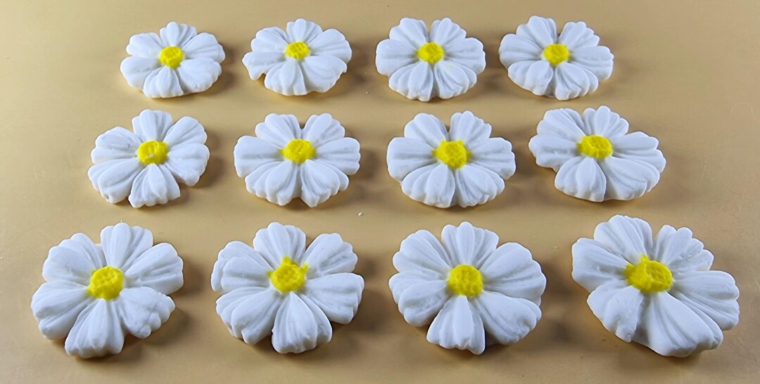 12 X Edible 3D 25mm Daisies Daisy Flowers Icing Toppers, Cake Cupcakes ...