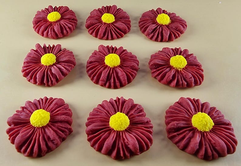 12 X Edible 3D 35mm Daisies Daisy Flowers Icing Toppers, Cake Cupcakes ...