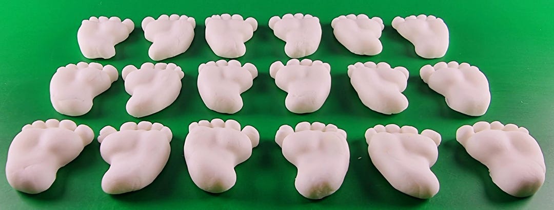 18 X Edible Handmade 3D, 30mm Baby Feet, Cake, Cupcake Toppers ...