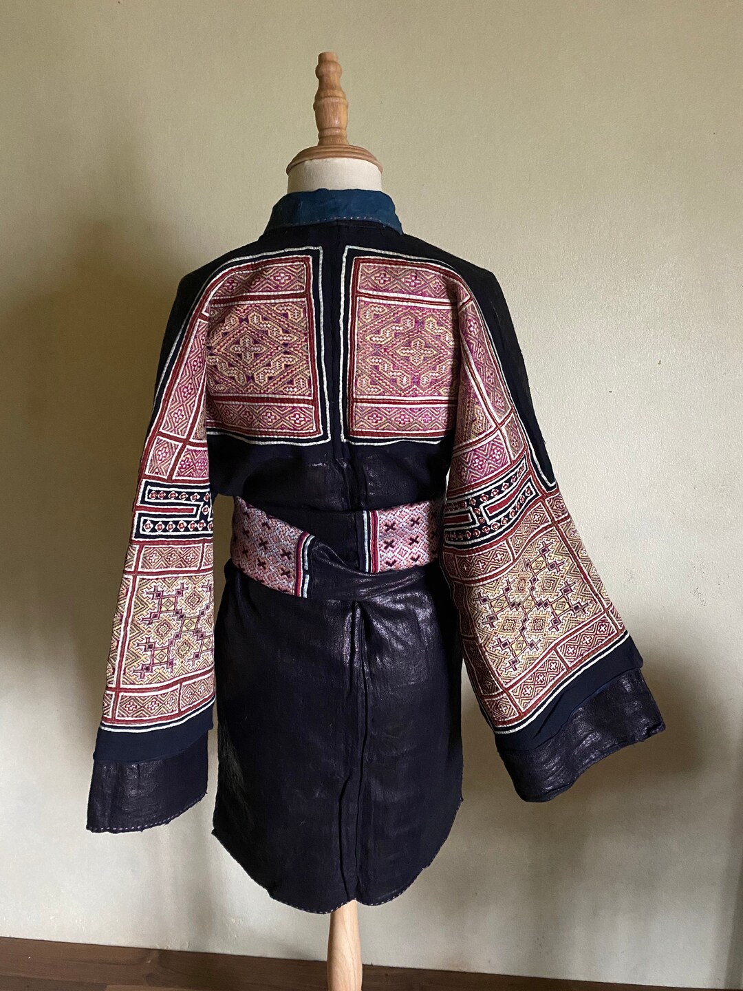 Rare Vintage Hmong Jacket - Belt | Women | Hemp | Hmong Embroidery | ± ...
