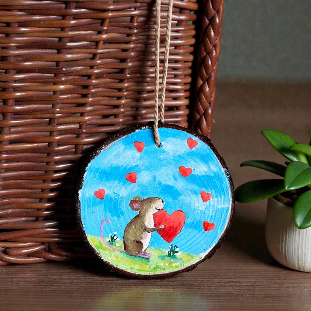 Hand-painted Wood Slice Mouse Art, Cute Heart Mouse Illustration, Mini ...
